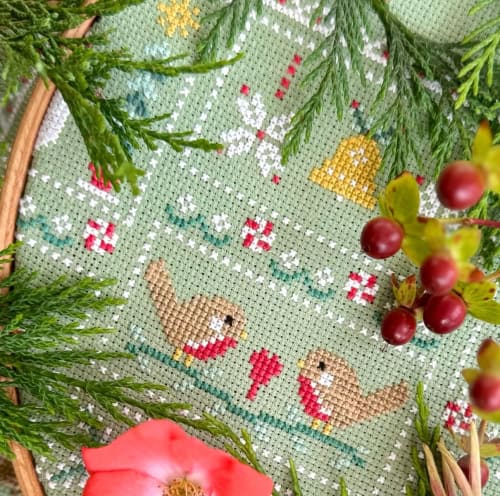 Robin Christmas Patchwork – Historical Sampler Company